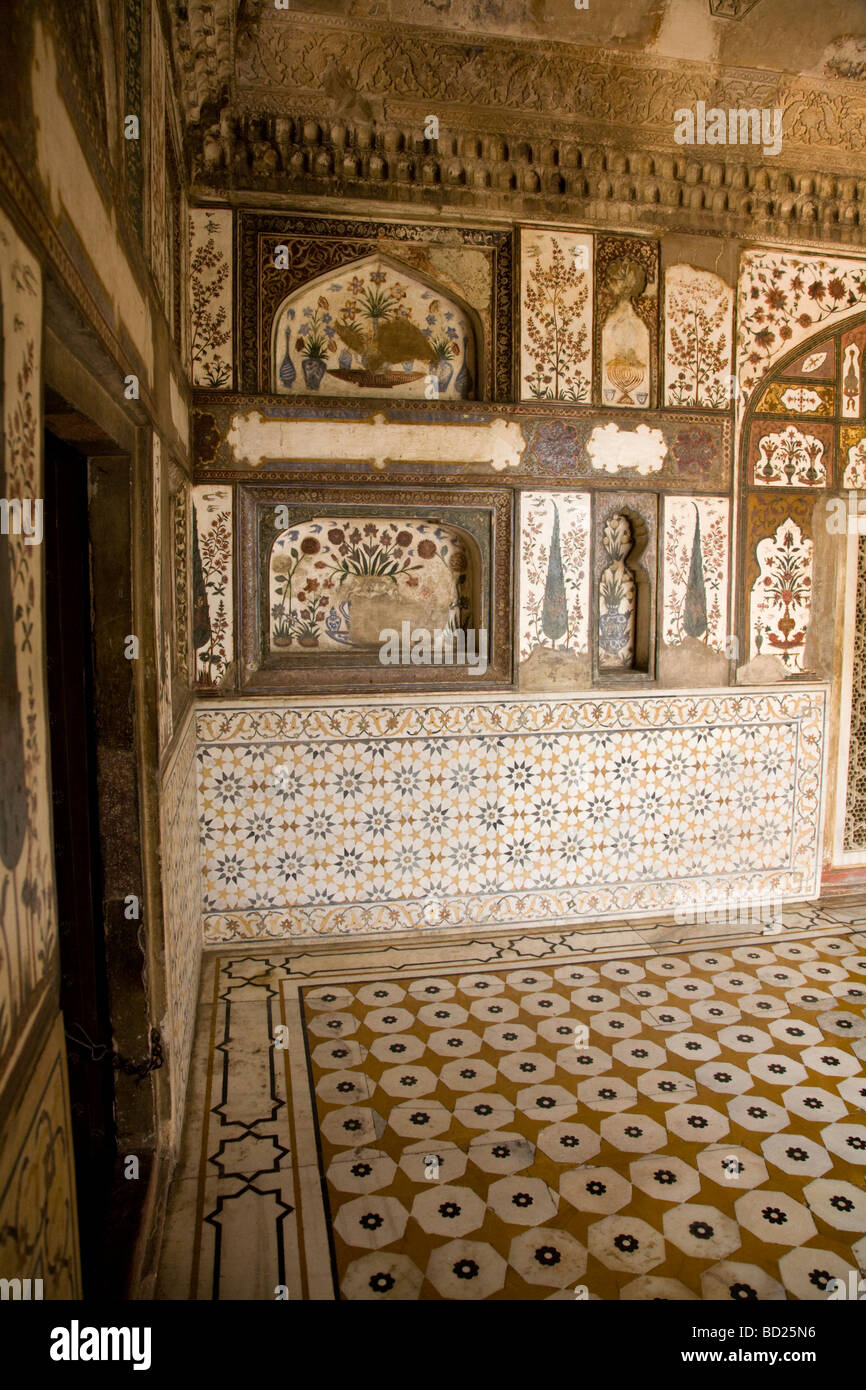 Itmad ud daula tomb interior hi-res stock photography and images - Alamy