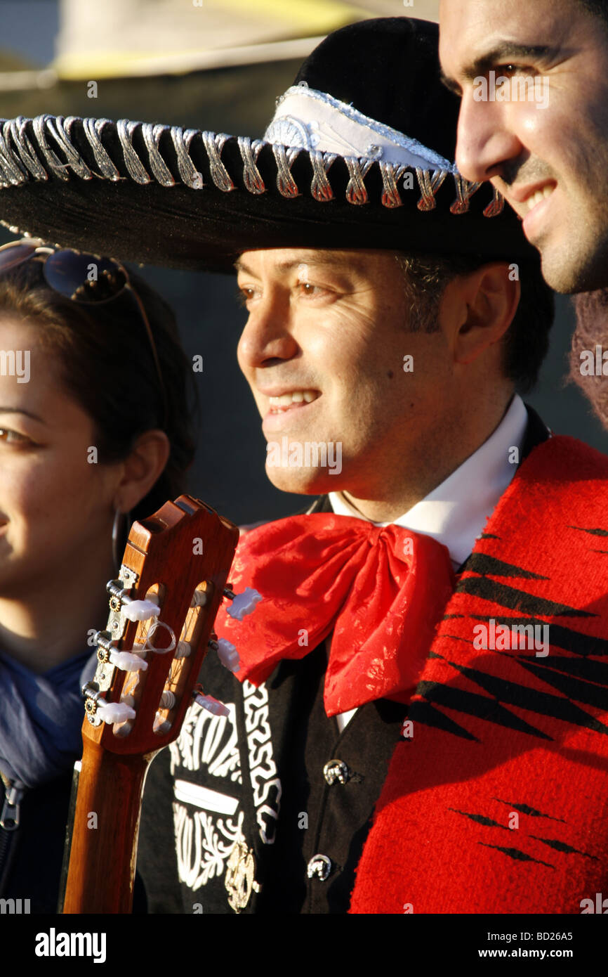 mariachi player in street in rome italy Stock Photo - Alamy