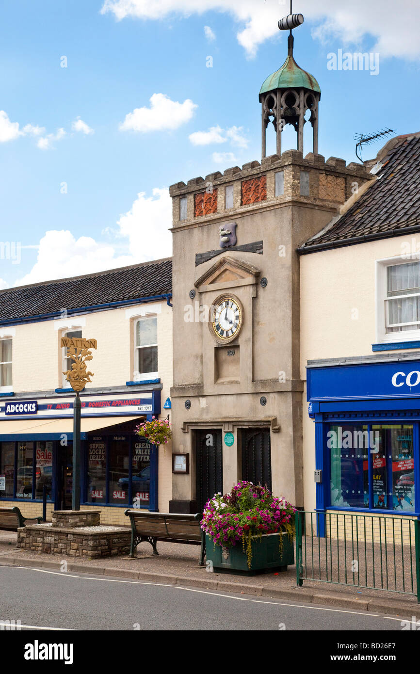 Town centre clock hi-res stock photography and images - Alamy