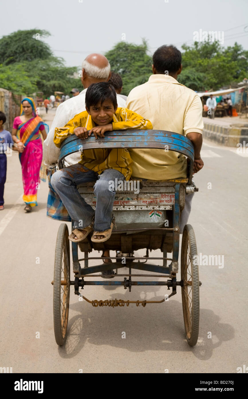 Indian family travel cycle rickshaw hi-res stock photography and images ...