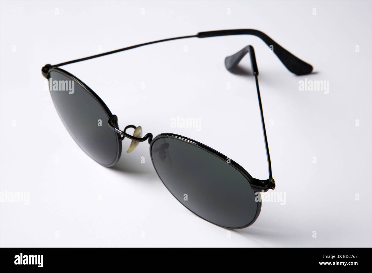 Sunglass hi-res stock photography and images - Alamy