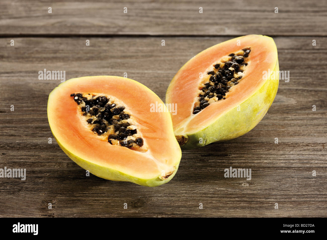 Pawpaw Cut In Half Stock Photo Alamy pawpaw-cut-in-half-stock-photo-alamy