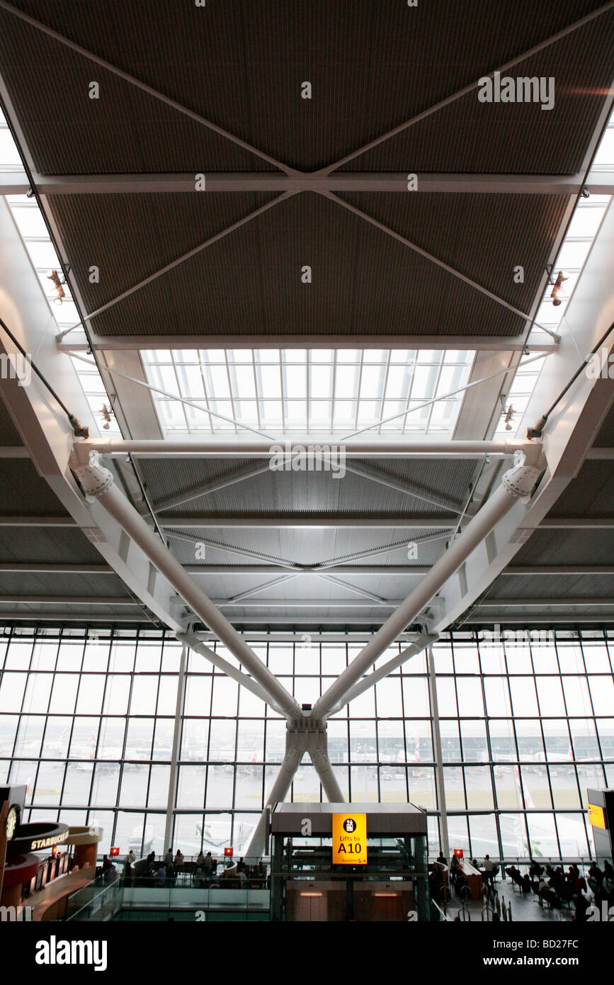 Terminal 5 hi-res stock photography and images - Alamy