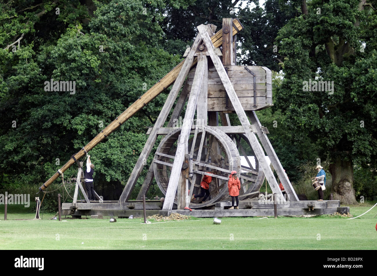 Warwick Castle is home to one of the world's largest Trebuchet, Warwick ...