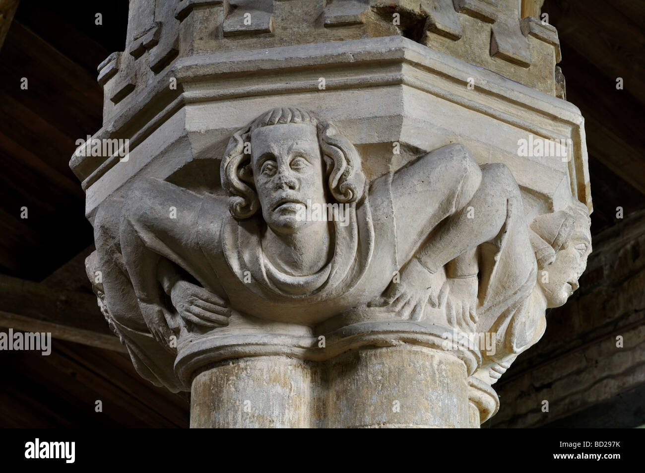 Carved stone capital hi-res stock photography and images - Alamy