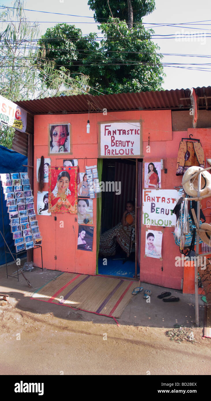Indian beauty parlor hi-res stock photography and images - Alamy