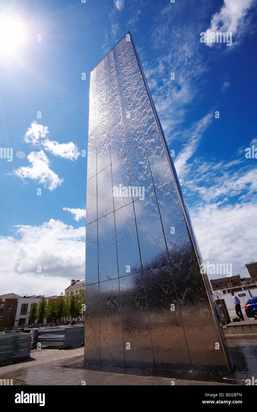 Water sculpture cardiff bay hi-res stock photography and images - Alamy