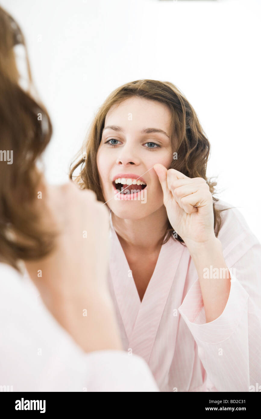Dental floss hi-res stock photography and images - Alamy