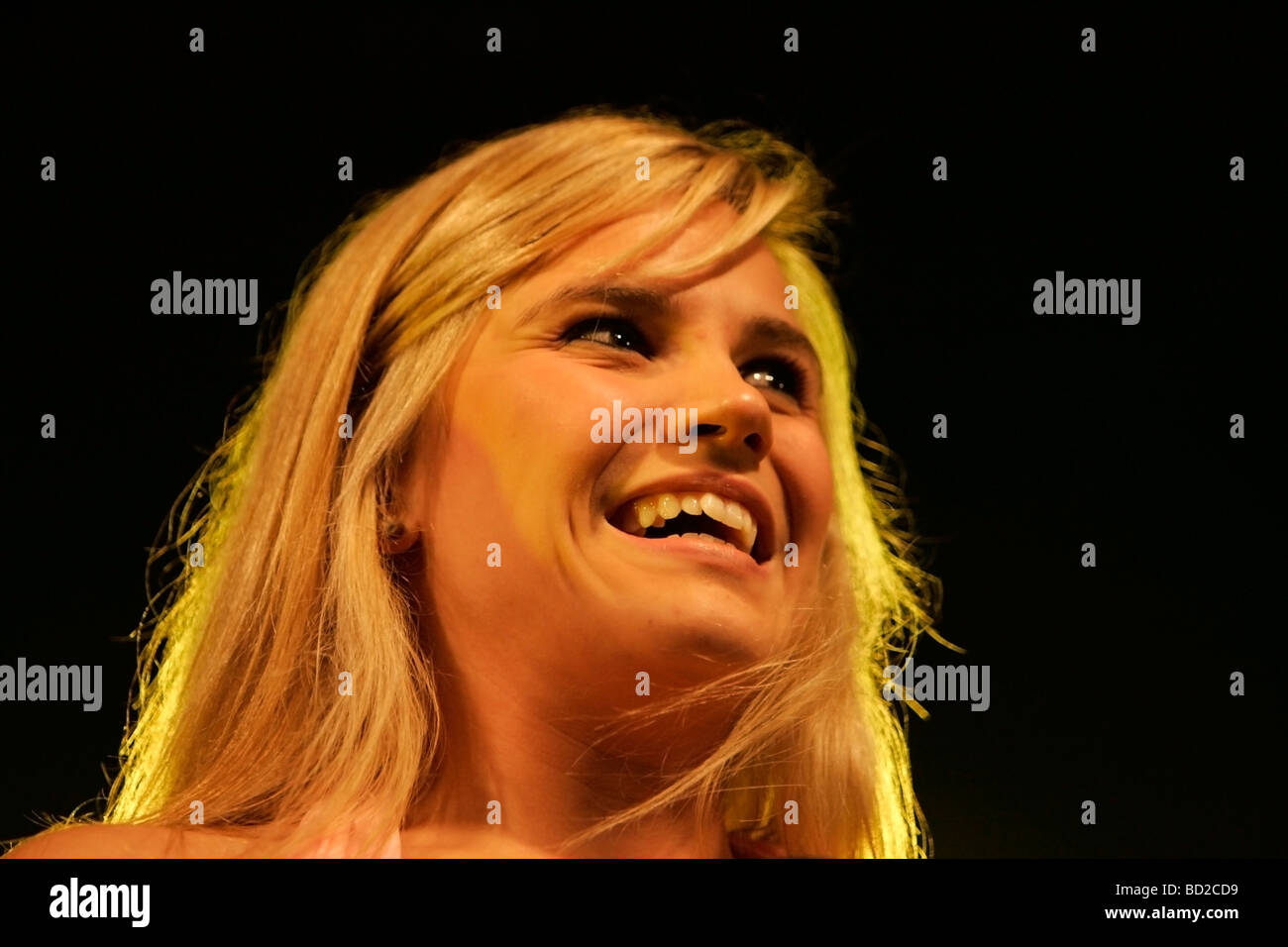 Sarah smith same difference singer female woman celebrity onstage hi ...