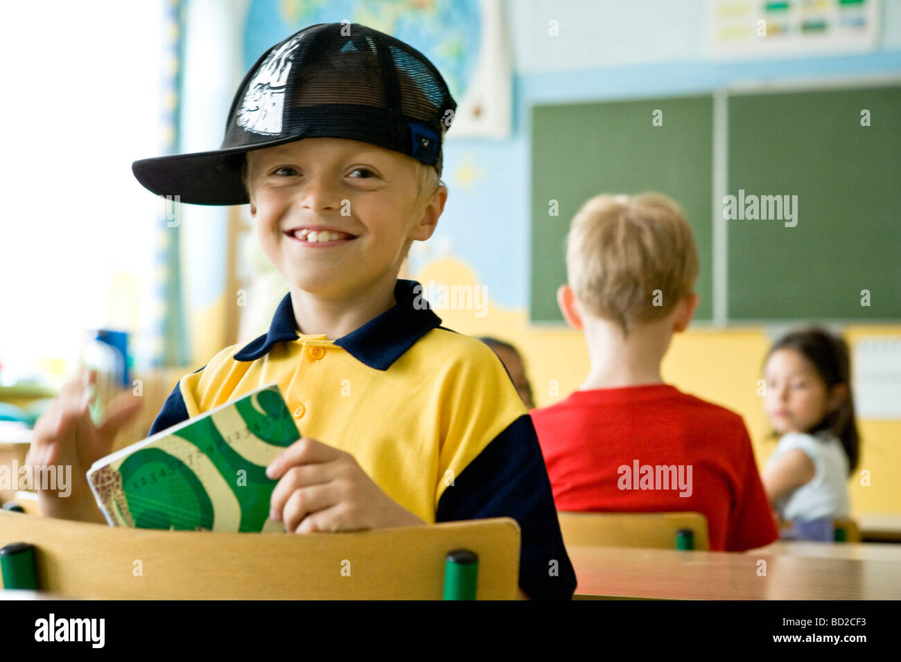 Children school presentation group hi-res stock photography and images ...
