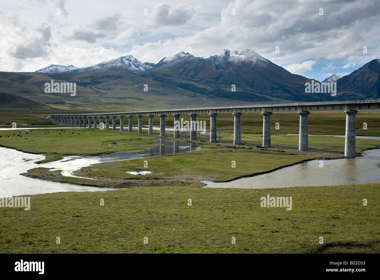 Tibet railway hi-res stock photography and images - Alamy