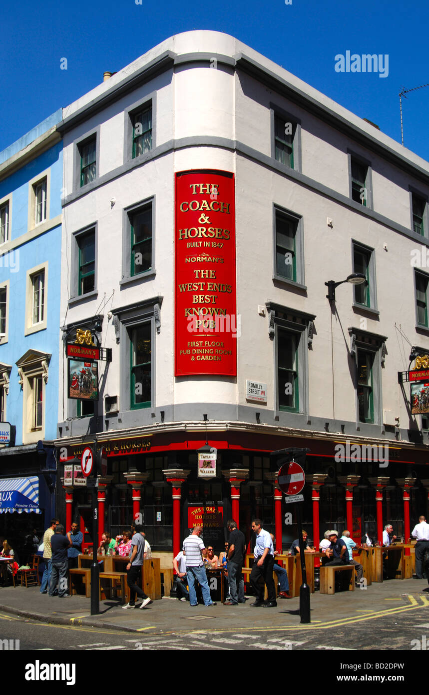 Coach and horses pubs hi-res stock photography and images - Alamy