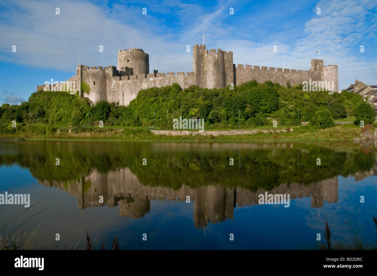 Reflection moat hi-res stock photography and images - Alamy