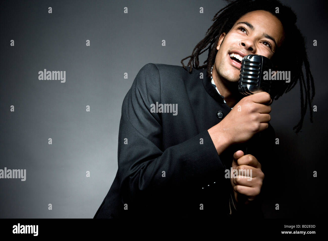 Head shot performing singing hi-res stock photography and images - Alamy