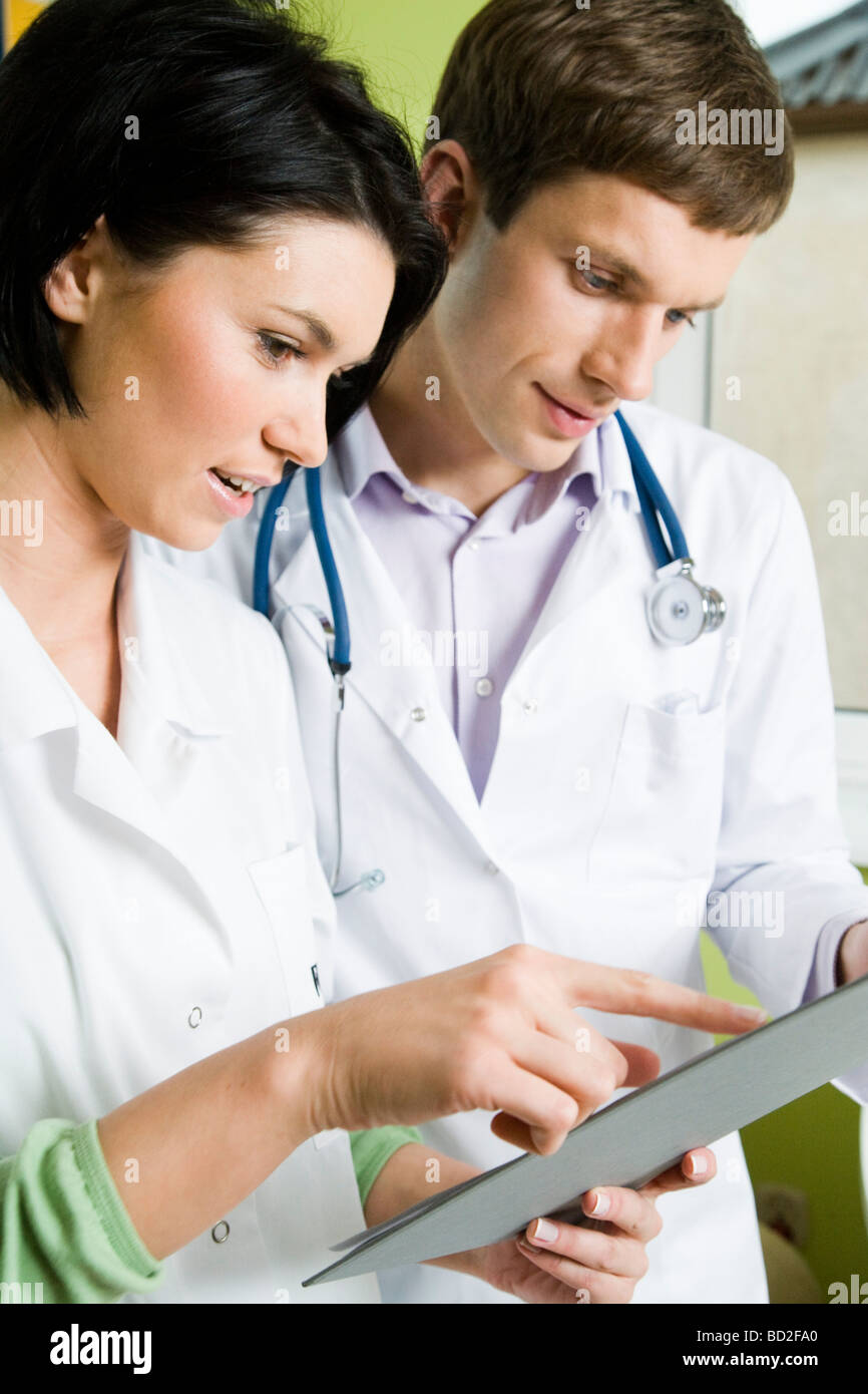 doctors discussing†about test results Stock Photo - Alamy