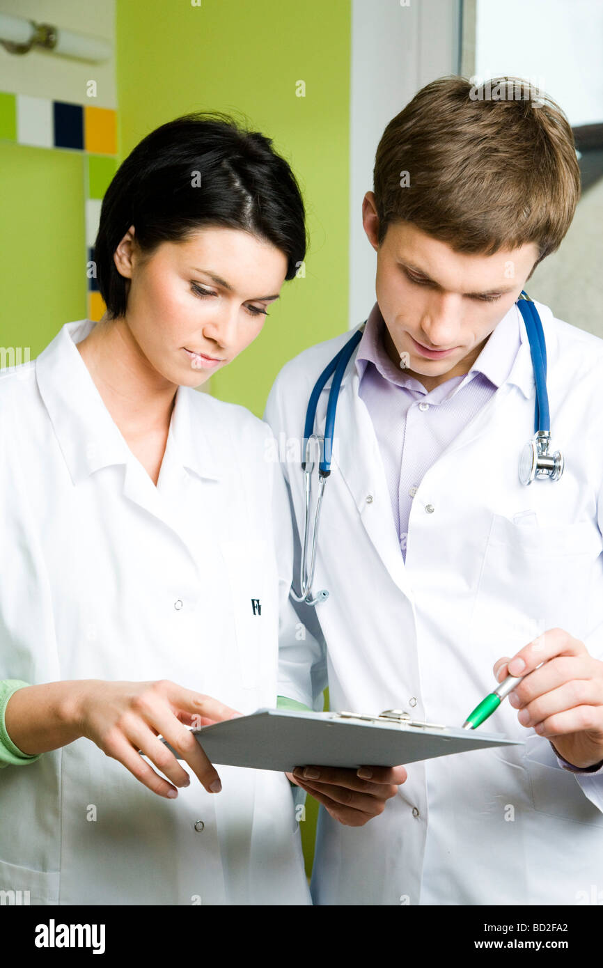 Doctors suit hi-res stock photography and images - Alamy