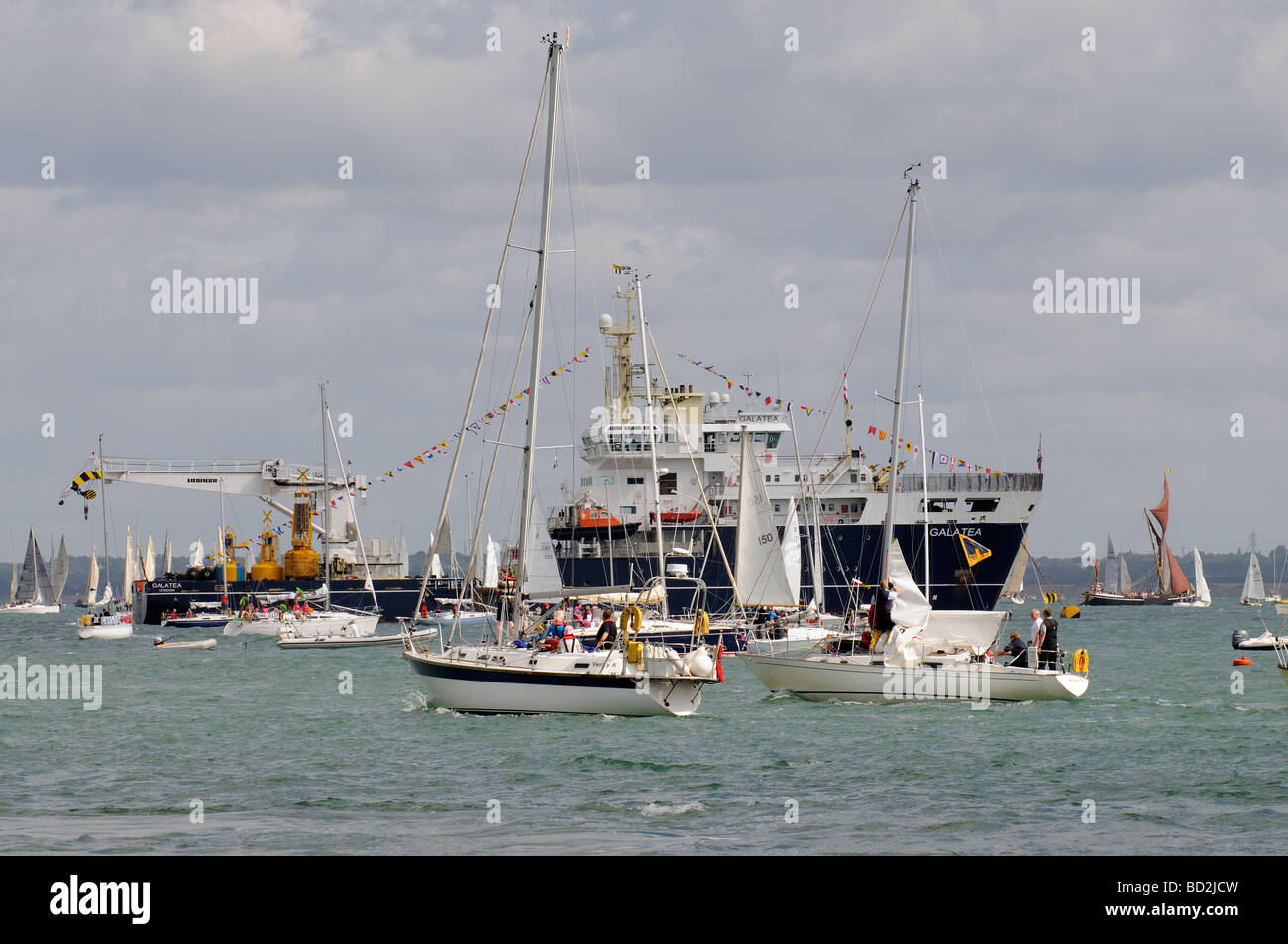 Cowes regattas hi-res stock photography and images - Alamy