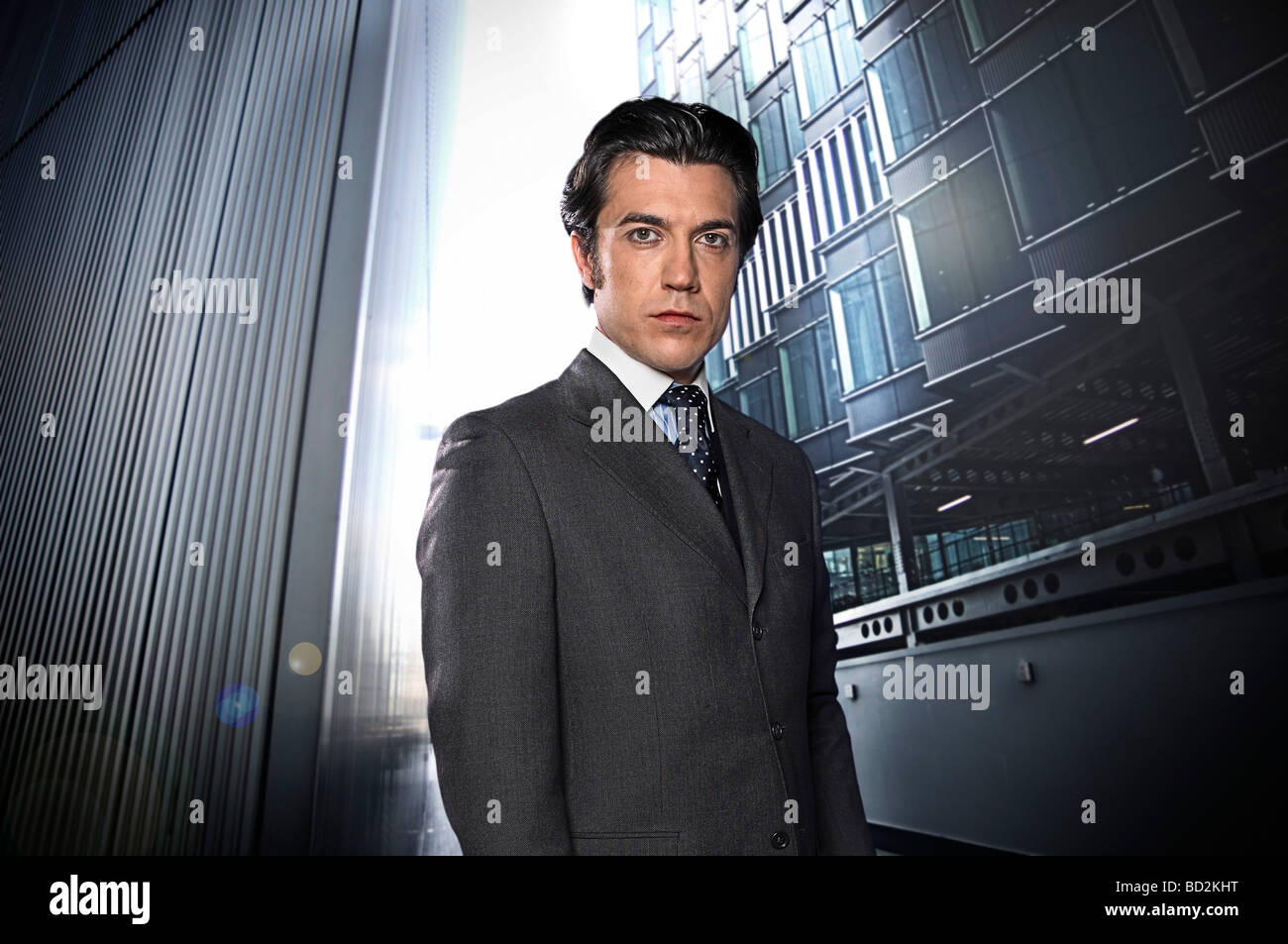 City setting hi-res stock photography and images - Alamy