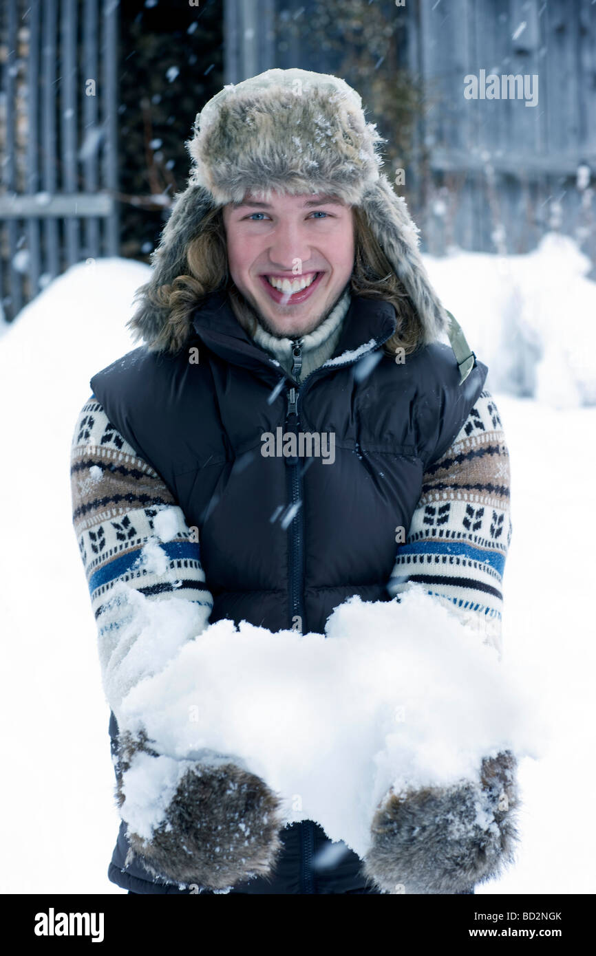 Man in the snow hi-res stock photography and images - Alamy