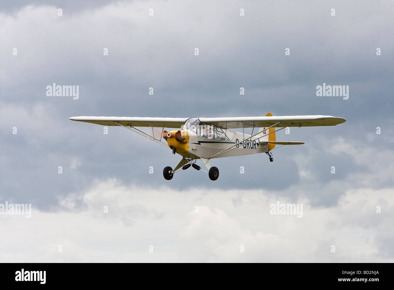 Piper cub hi-res stock photography and images - Alamy