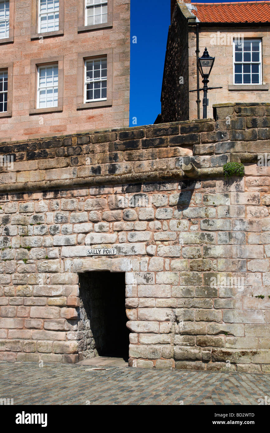 Sally port hi-res stock photography and images - Alamy