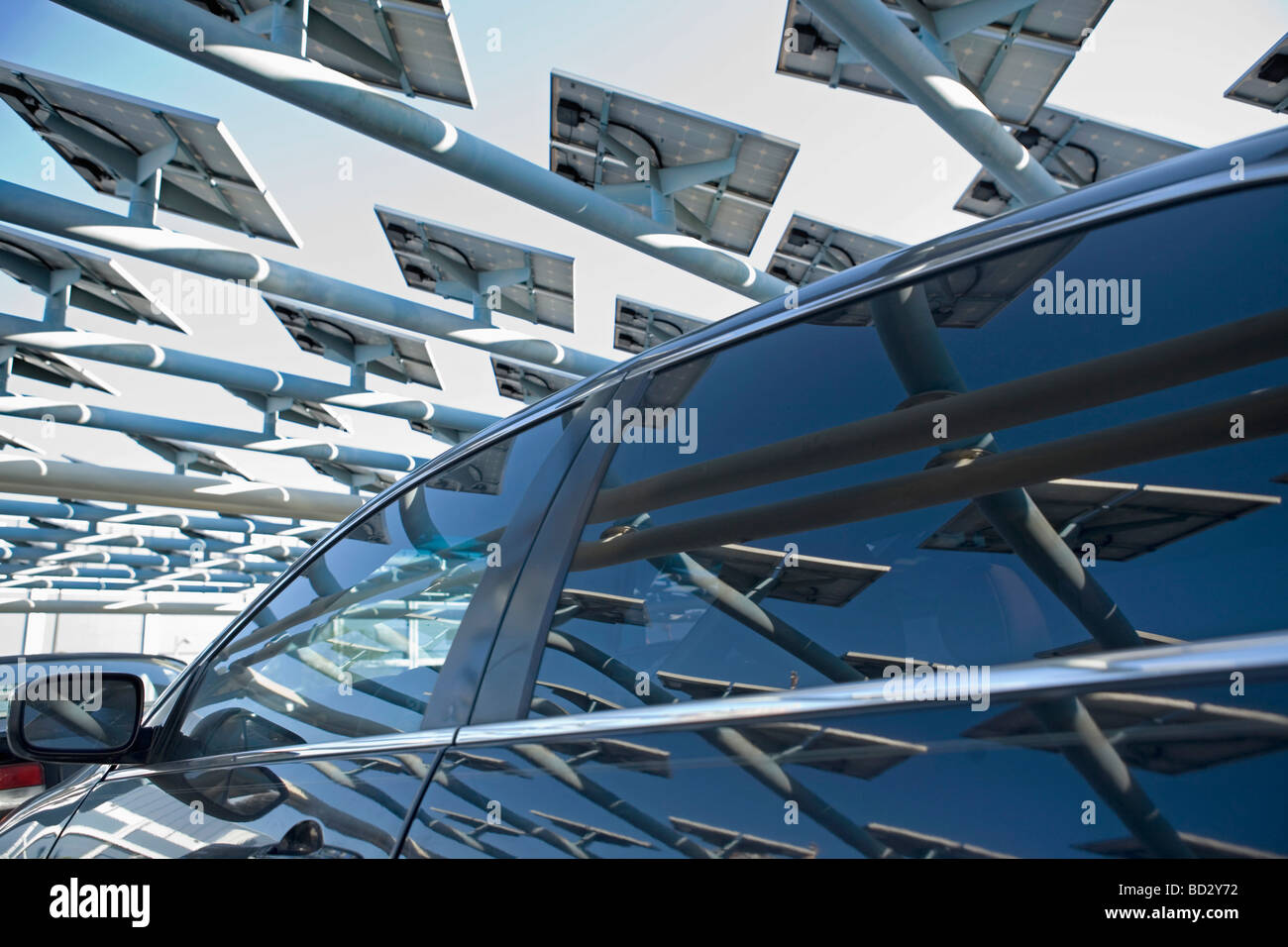 Solar power car hi-res stock photography and images - Alamy