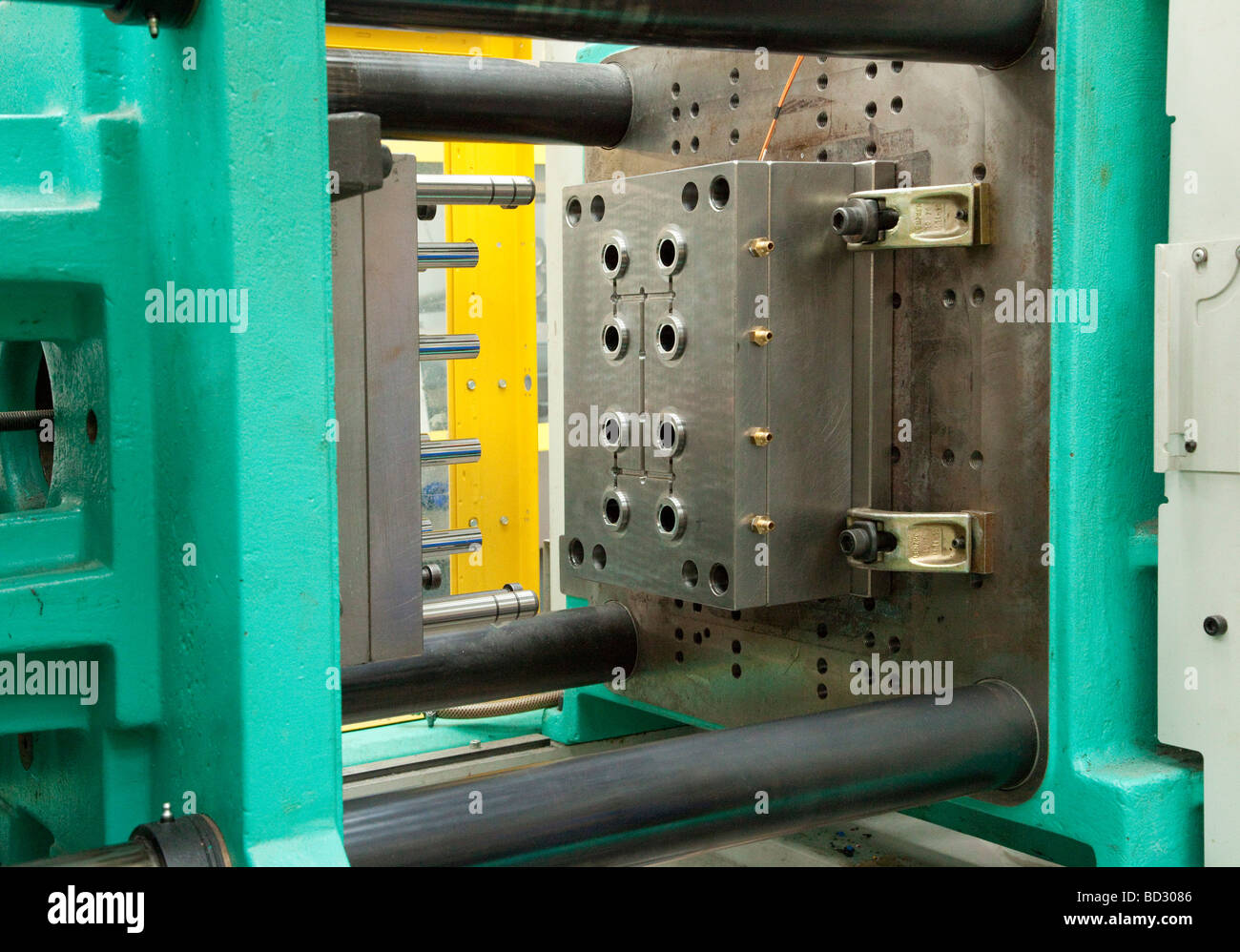 Injection moulding machines hi-res stock photography and images - Alamy