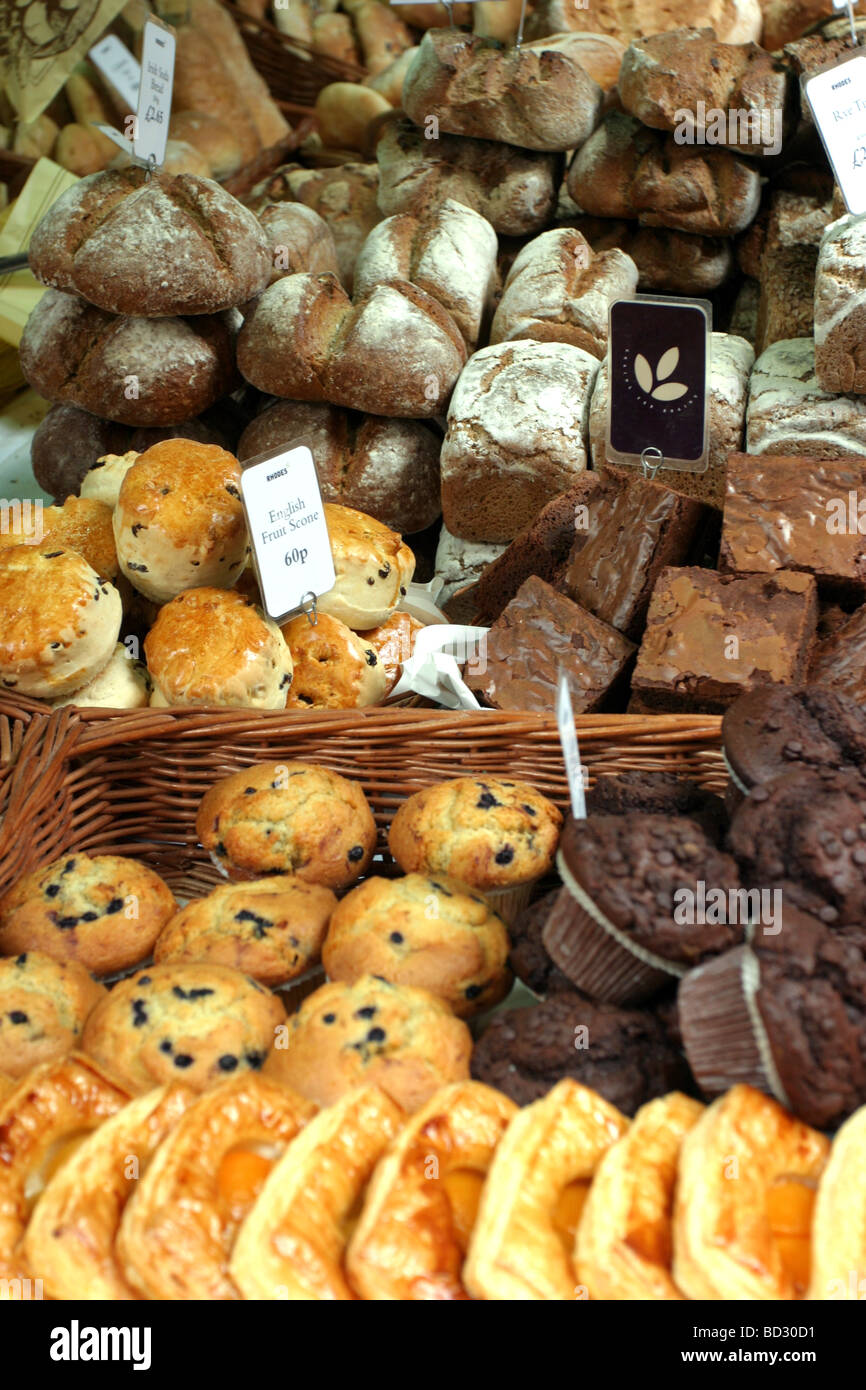 Market stall cakes hi-res stock photography and images - Alamy