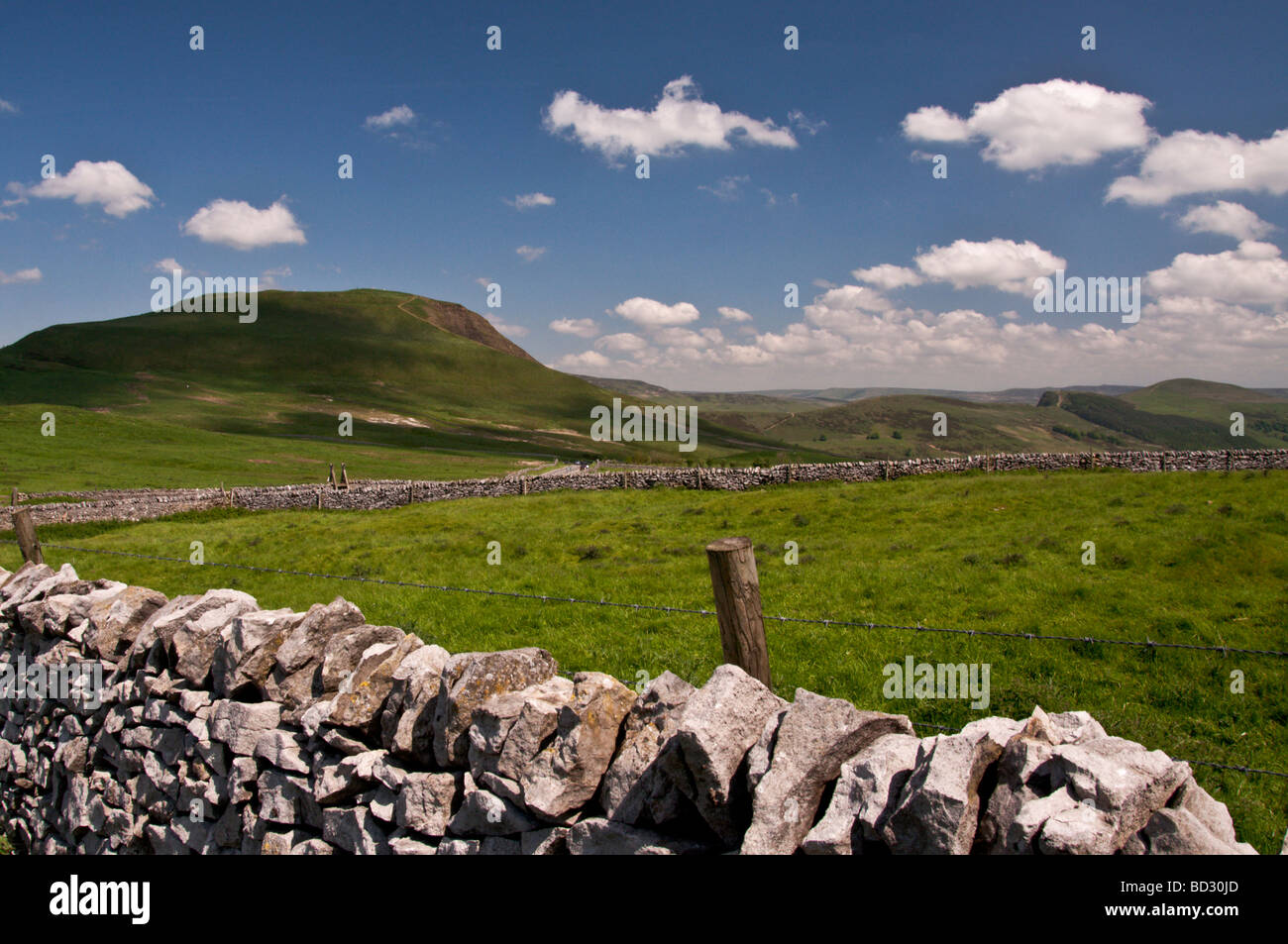Walking mam tor peak district hi-res stock photography and images - Alamy