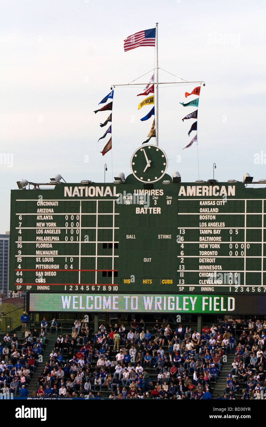 Scoreboard at Wrigley Field in Chicago Illinois USA Stock Photo - Alamy
