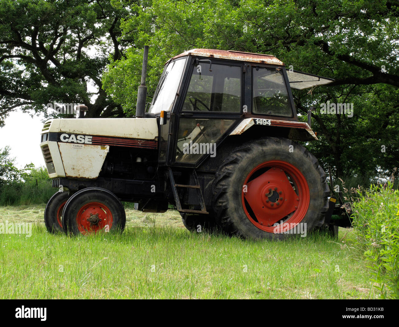 Vintage hay machine hi-res stock photography and images - Alamy