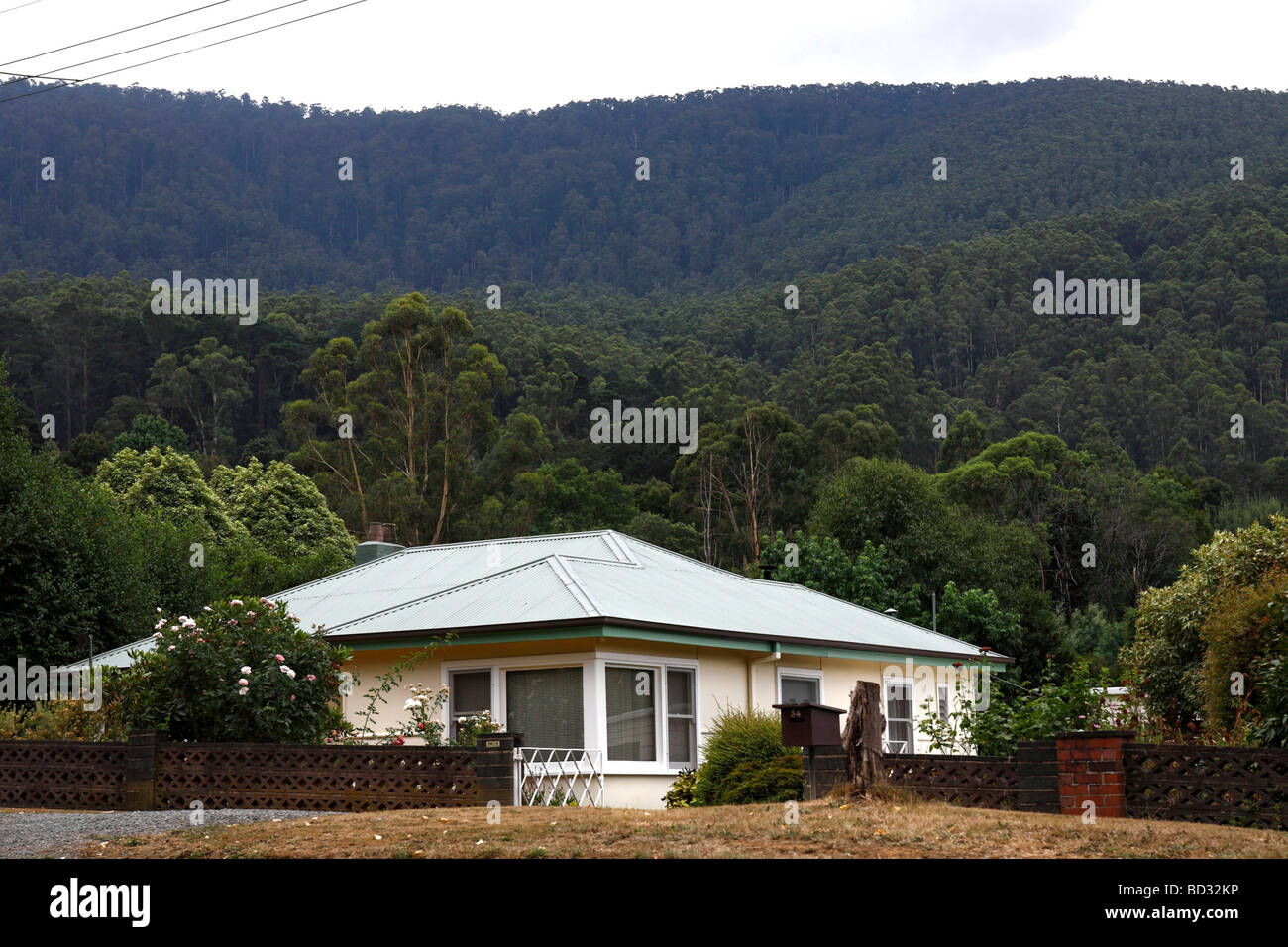 Australian bush home hi-res stock photography and images - Alamy
