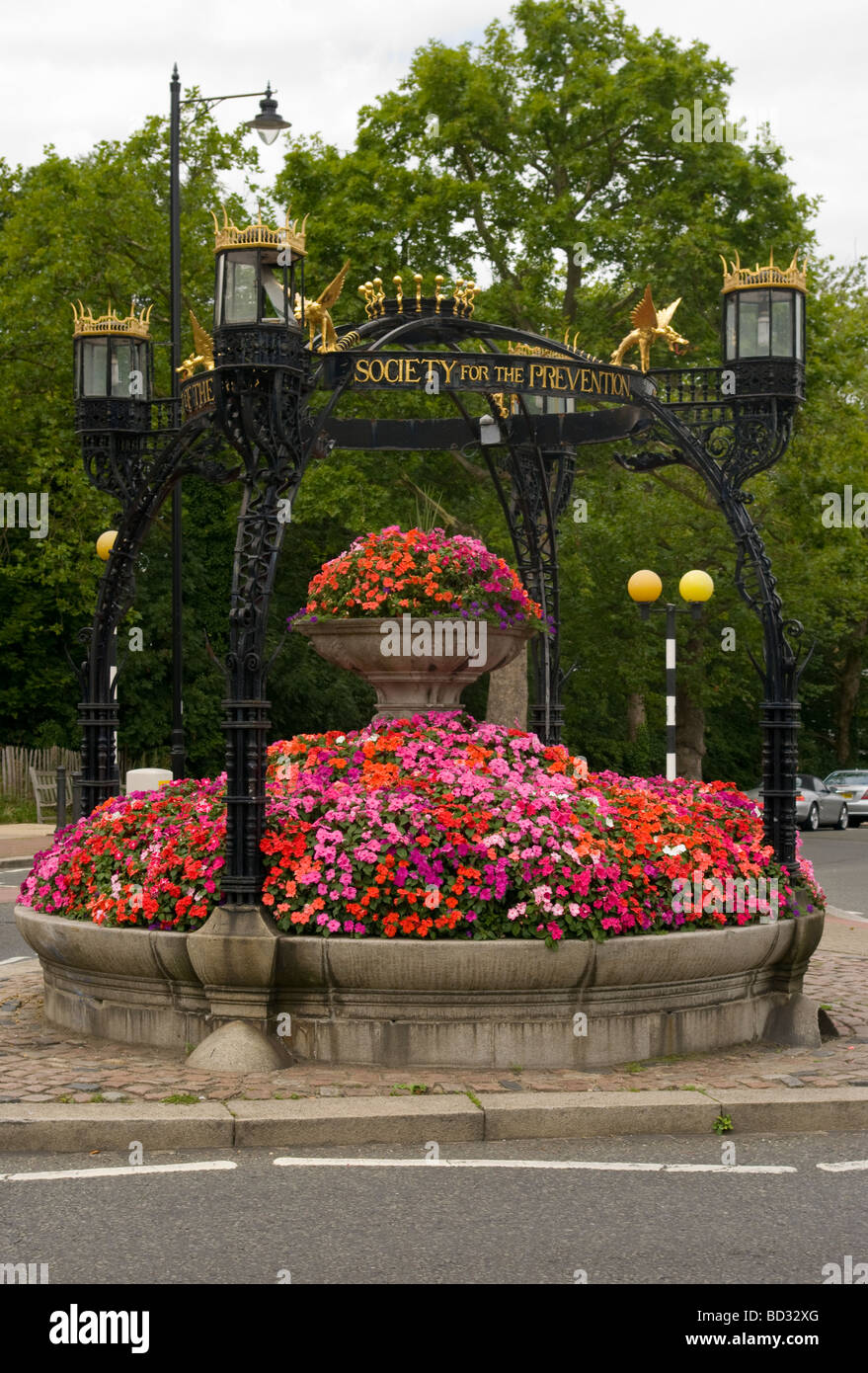 Flower Adorned Monument To The RSPCA Richmond Hill Surrey England Stock ...