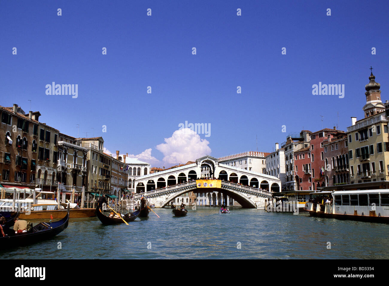 venice rialto bridge Stock Photo - Alamy