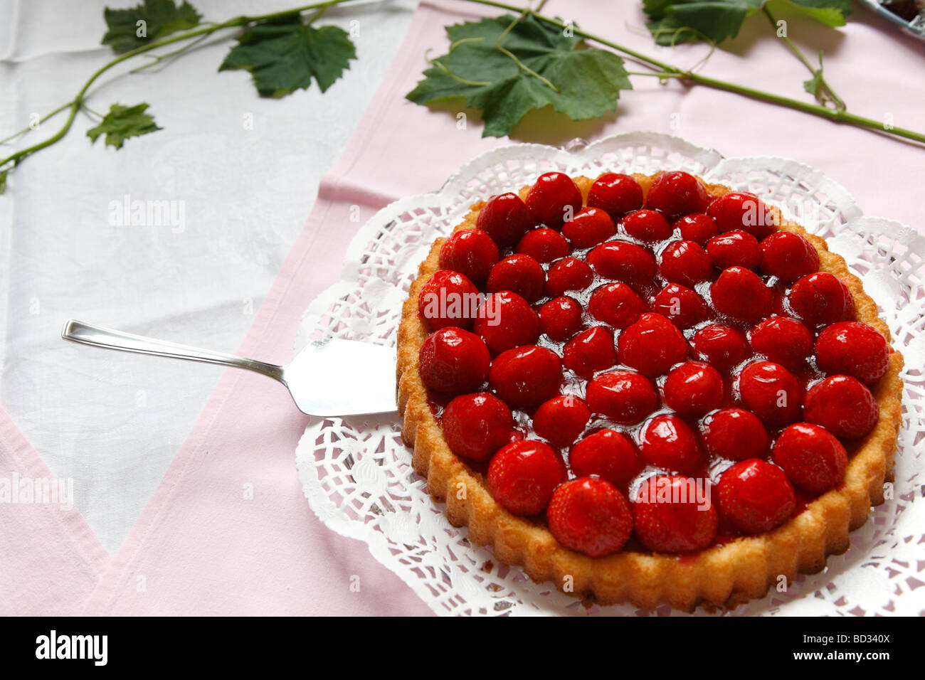 Red tart hi-res stock photography and images - Alamy