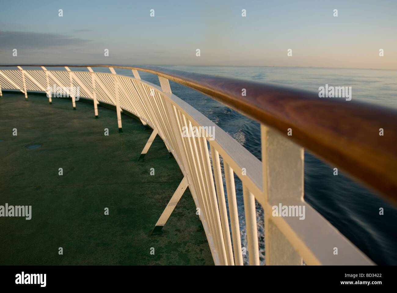 Rope safety rail hi-res stock photography and images - Alamy