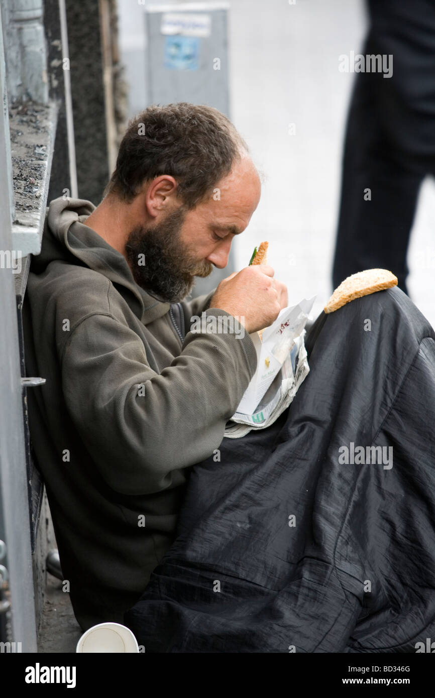 A homeless man on the streets of London Stock Photo - Alamy