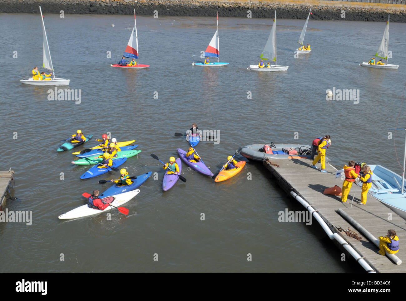 Dinghy and canoe training for children Stock Photo - Alamy