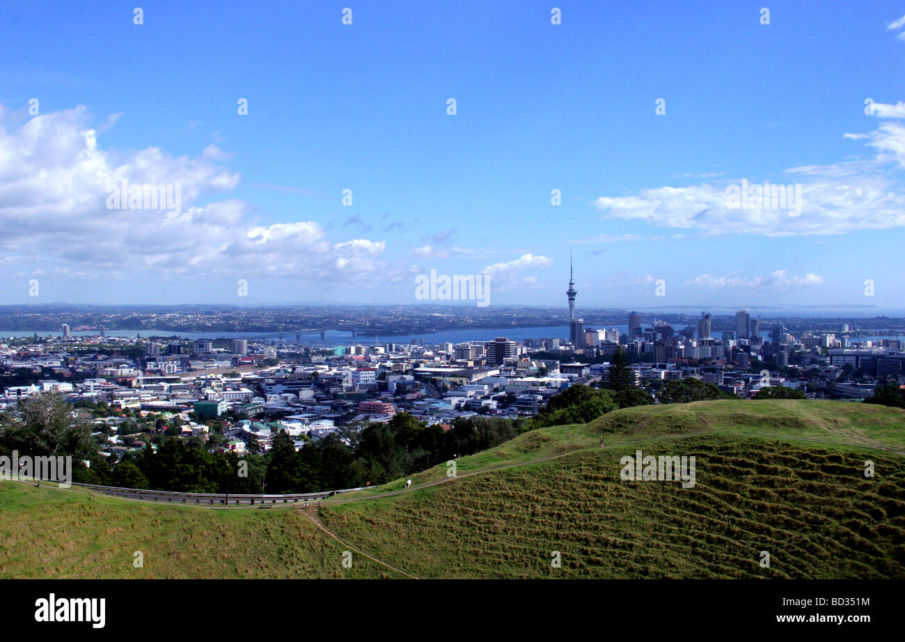 Auckland view from Mt Eden with the city beneath & the Sky City ...