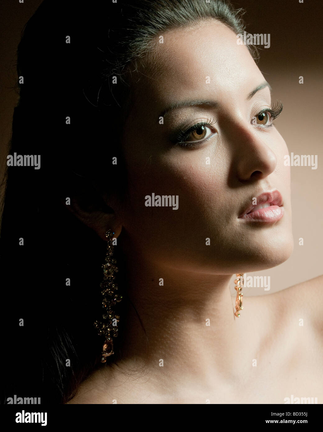 Studio portrait of beautiful female model Stock Photo - Alamy