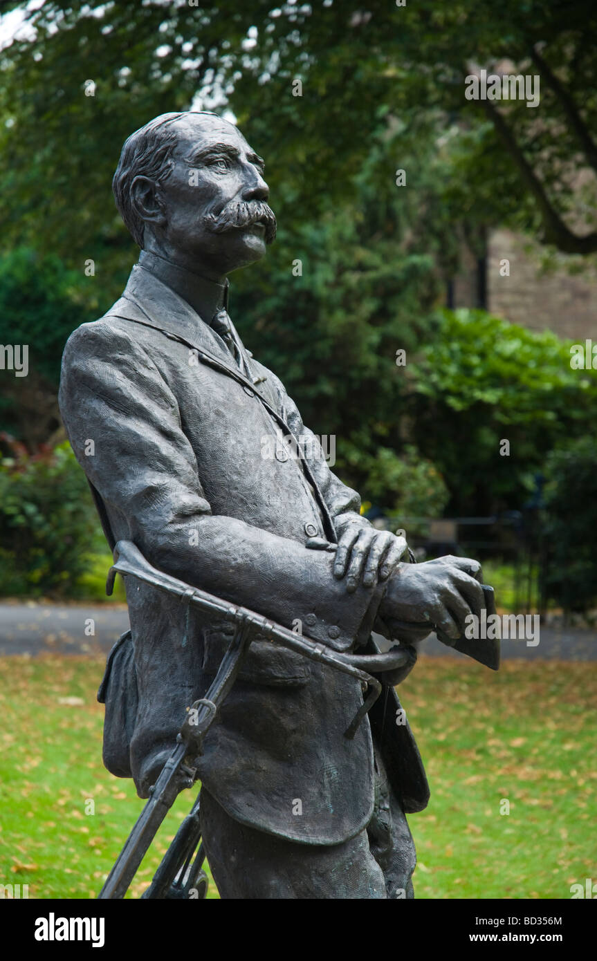 Edward elgar statue hereford hi-res stock photography and images - Alamy