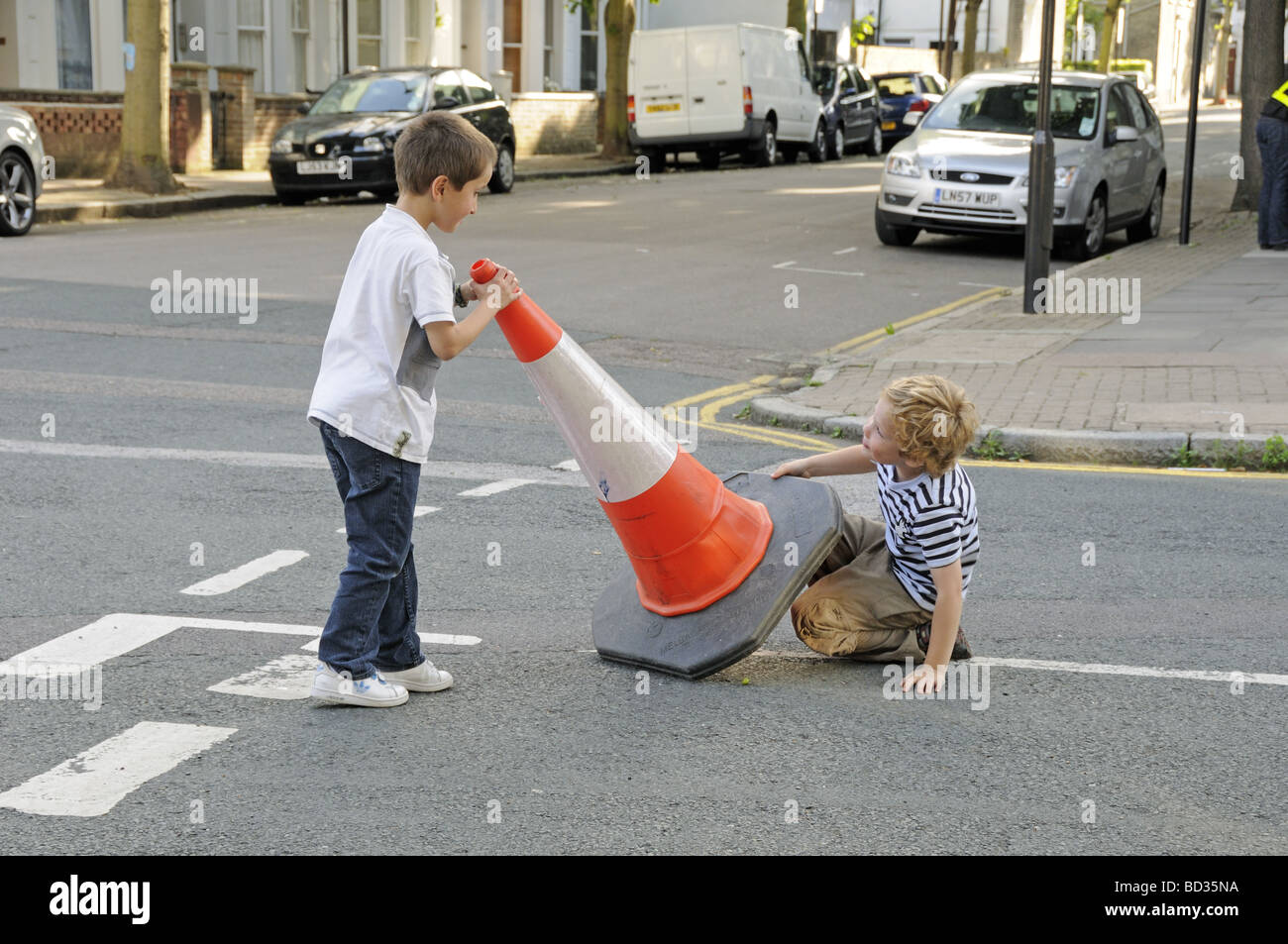 London traffic children hi-res stock photography and images - Alamy