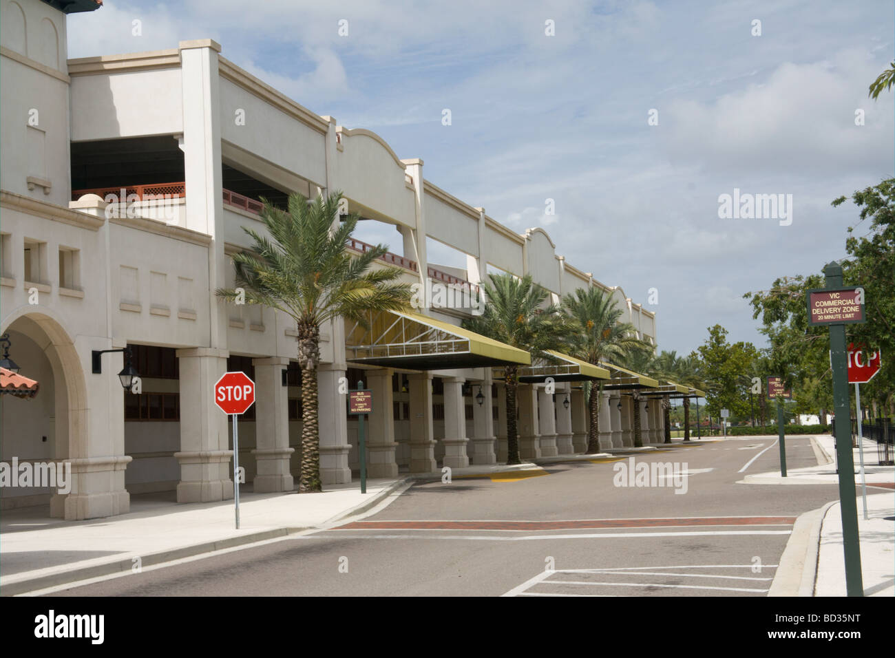 Municipal parking garage hi-res stock photography and images - Alamy