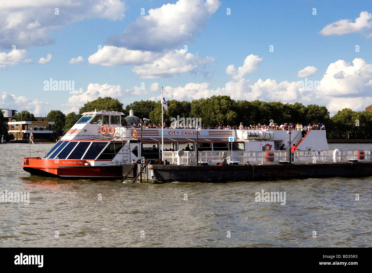 City Cruise Boat Stock Photo - Alamy
