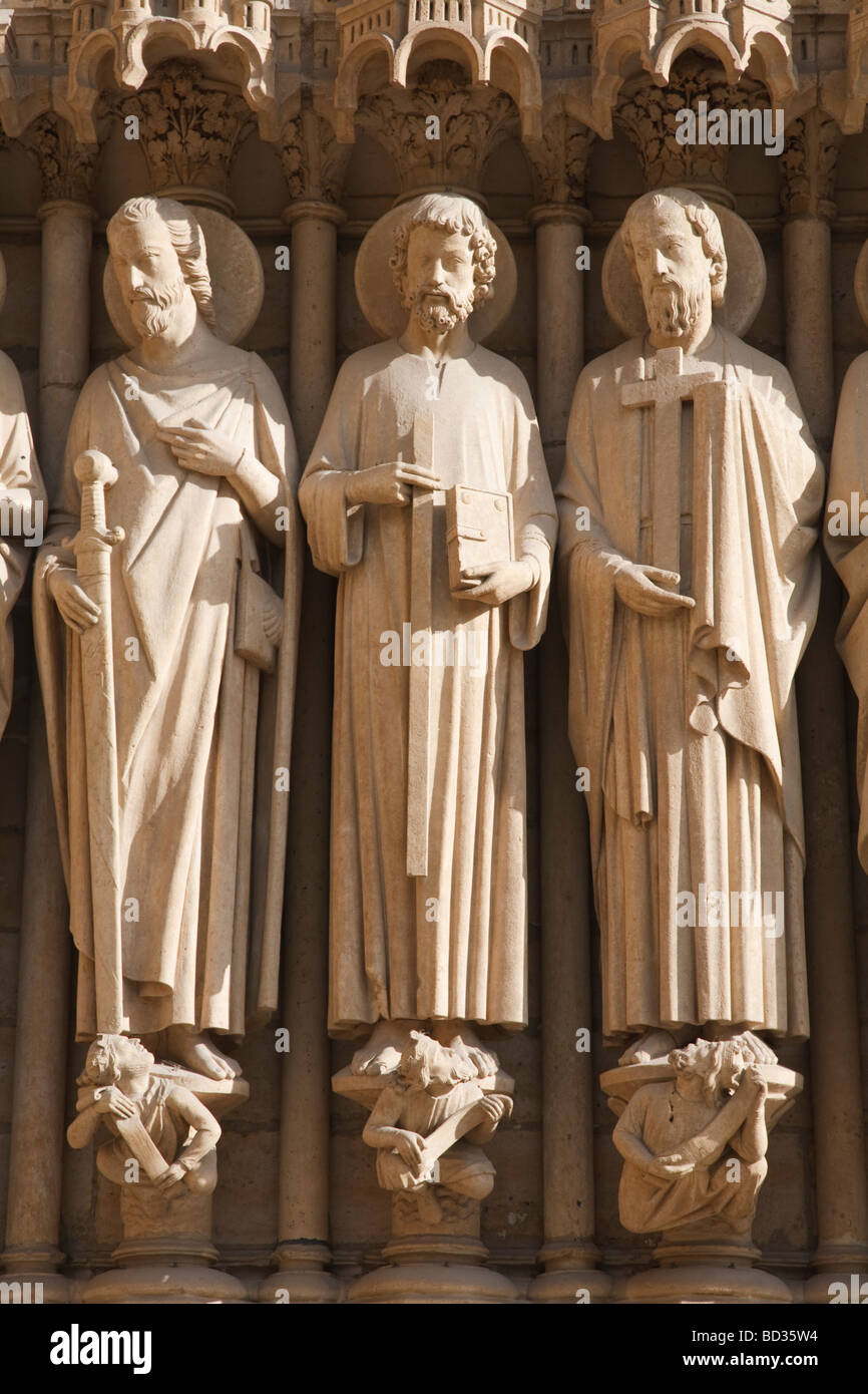 Paris notre dame sculpture statues hi-res stock photography and images ...