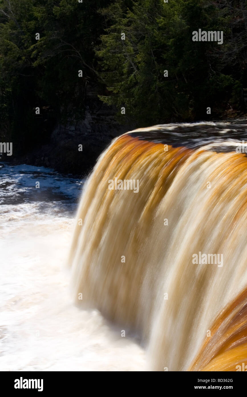 Upper Tahquamenon Falls on the Tahquamenon River in the eastern Upper ...