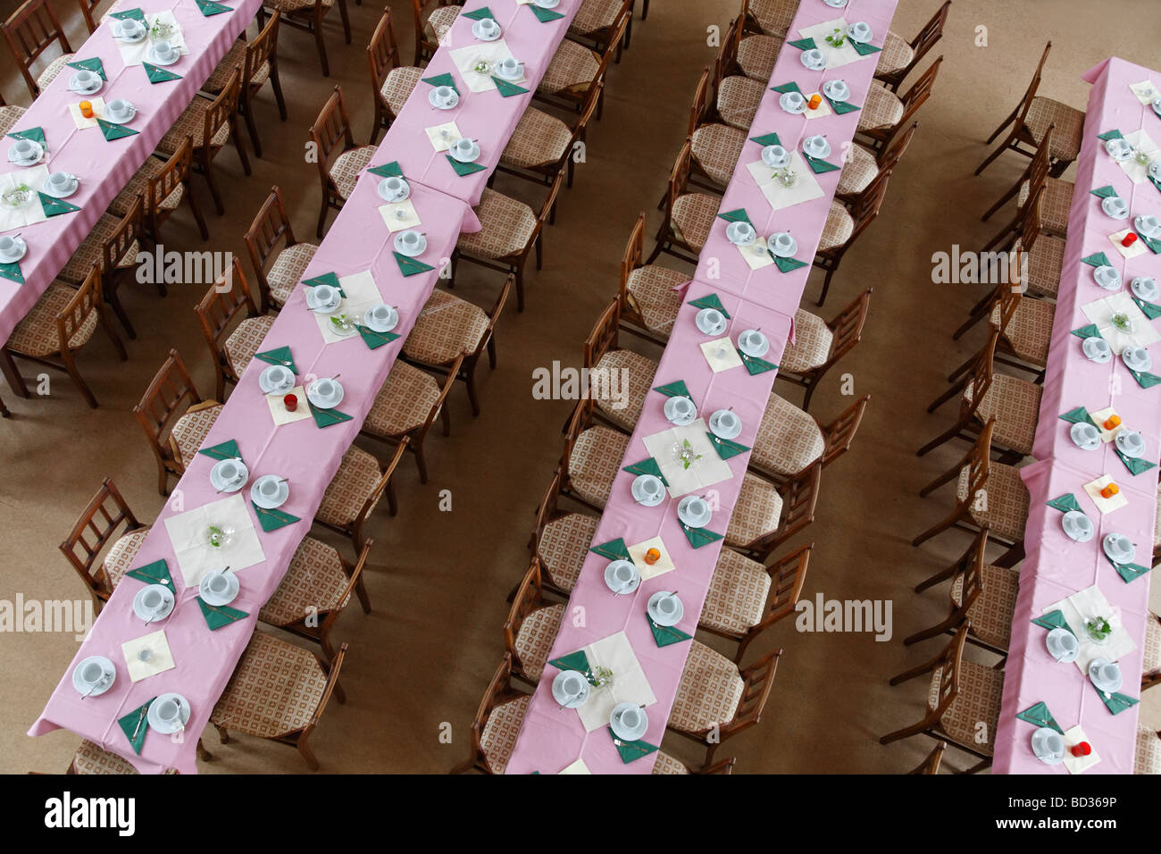 Table setting hi-res stock photography and images - Alamy