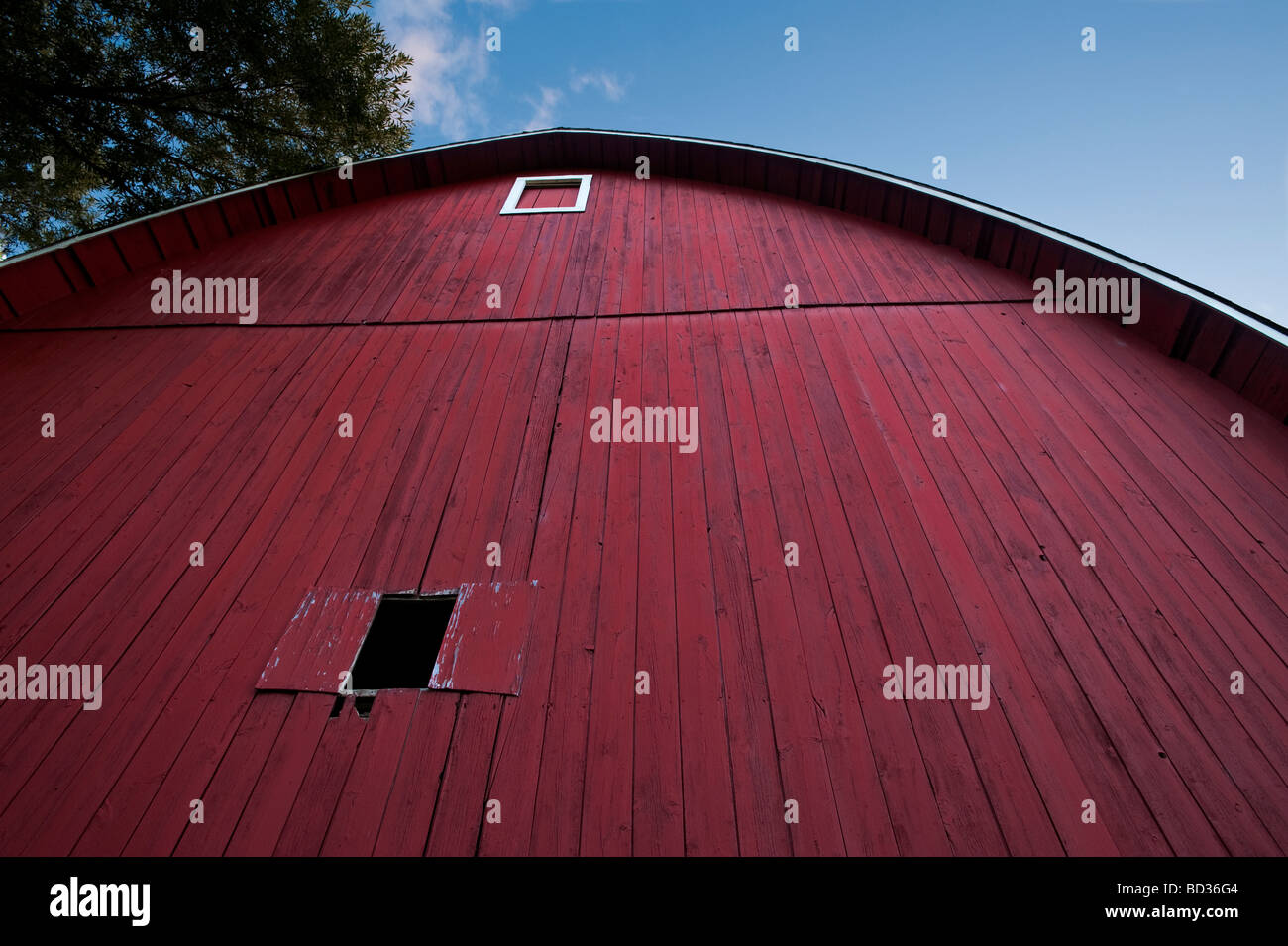 AN OLD RED BARN IN RURAL WISCONSIN Stock Photo - Alamy