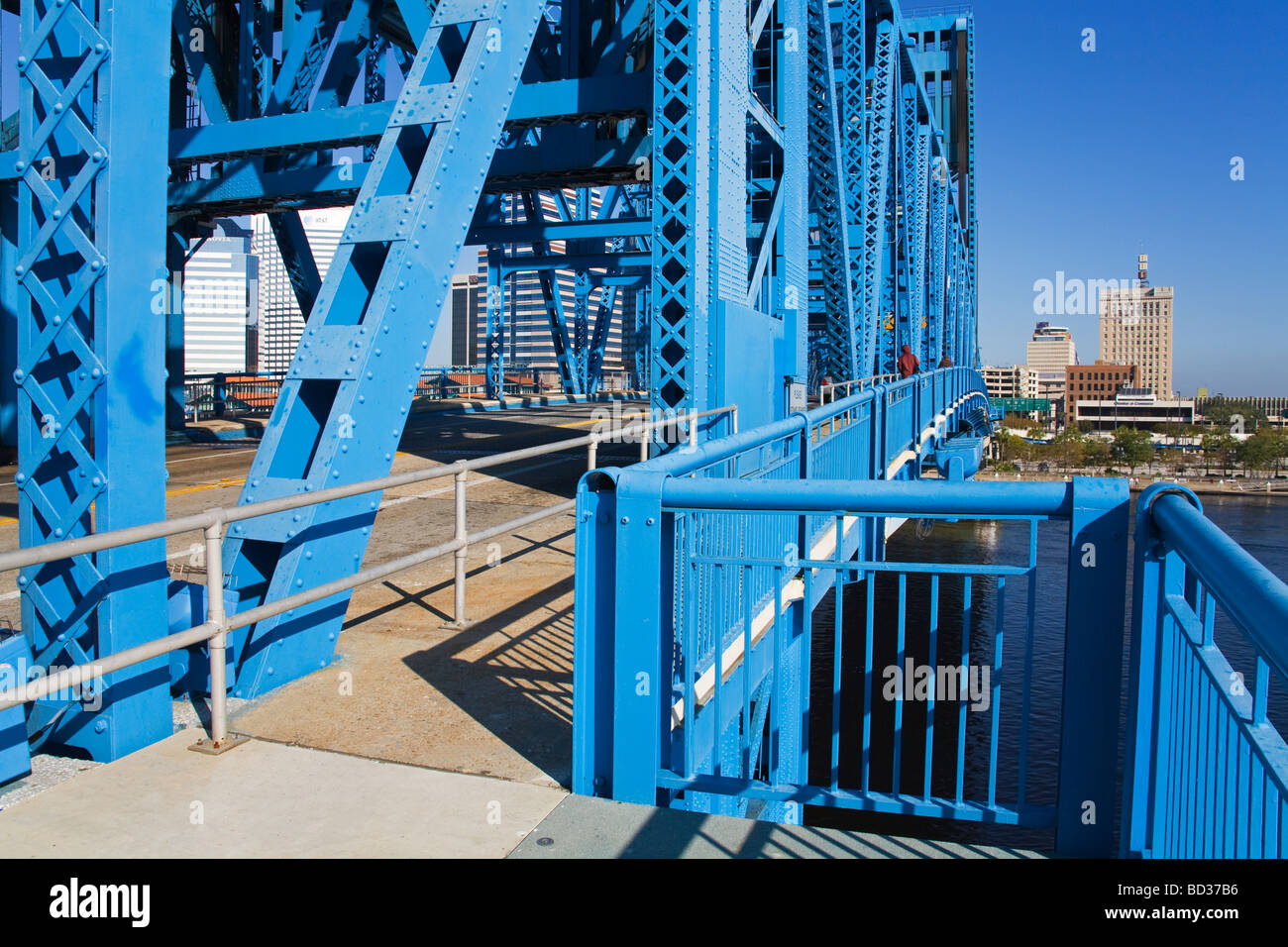 Main street bridge hi-res stock photography and images - Alamy