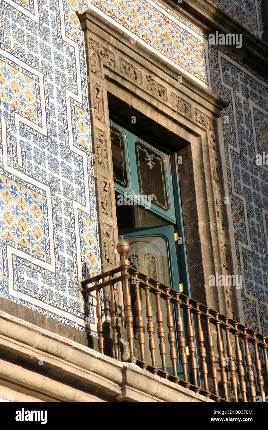 Sanborns window, famous restaurant in the downtown of Mexico City Stock ...